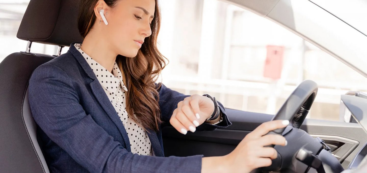 Mobile phone use while driving: Το άγνωστο κόλπο για να μιλάς στο ...