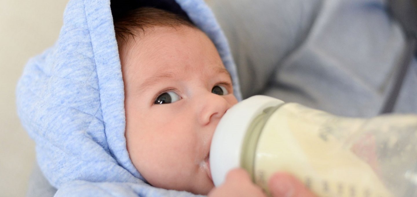 Baby Milk Recall by EOF: Ο ΕΟΦ ανακαλεί παρτίδες βρεφικού γάλακτος της ...
